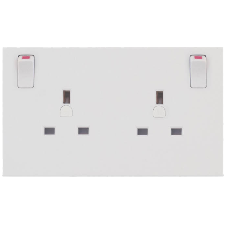 Selectric Square 13A Switched Converter Socket - Converts 1 Gang to 2 ...