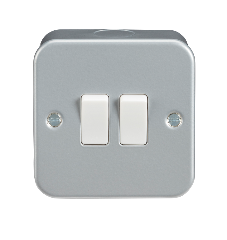 Knightsbridge Metal Clad 10A 2 Gang 2 Way Switch | UKES