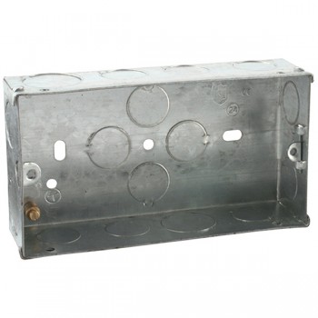 Knightsbridge Galvanised Steel 3-4 Gang 35mm Back Box at UKES