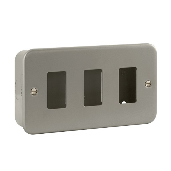 Click Metal Clad GridPro 3 Gang Front Plate & Back Box (CL20403) | UKES
